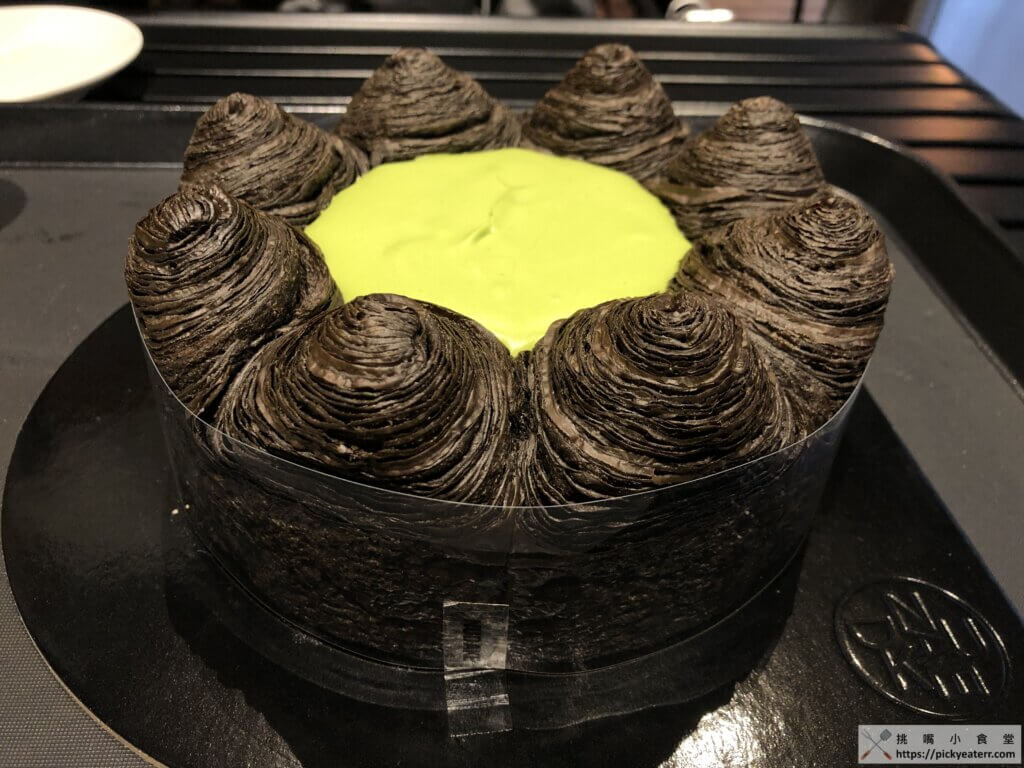 【首爾美食】NUDAKE (누데이크) Cafe狎鷗亭店｜最火紅的創意時甜點店，抹茶岩漿可頌蛋糕太好吃啦!(沒去會後悔)
