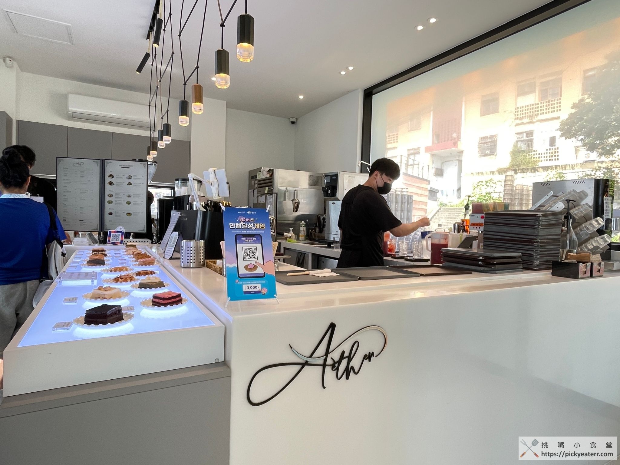 【韓國釜山美食】Aether cafe에테르超適合渡假的白淺灘文化村，絕美落地窗海景咖啡廳，甜點爆炸好吃！(釜山必去咖啡廳)